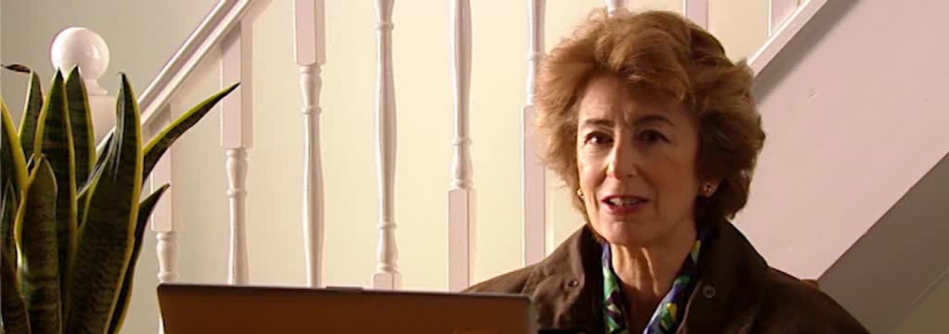 Watch Ladies of Letters S02:E10 - Episode 10 - Free TV Shows | Tubi