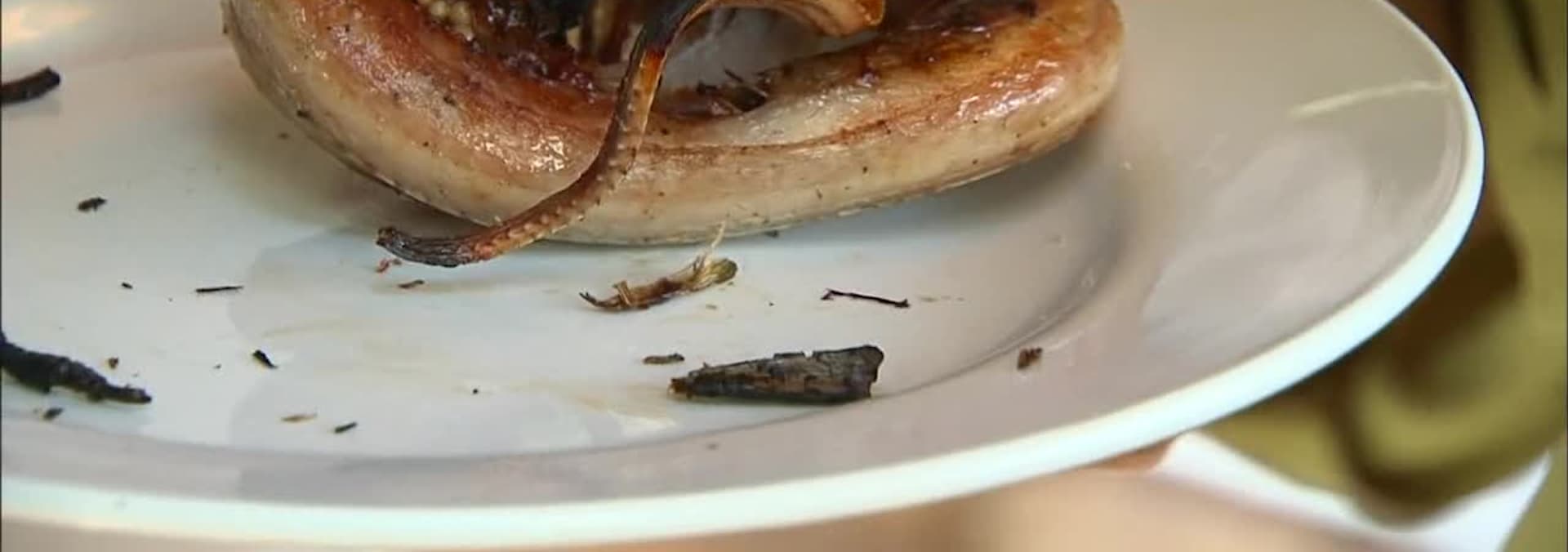 Watch Bizarre Foods With Andrew Zimmern S03:E04 - Cambodia - Free TV ...