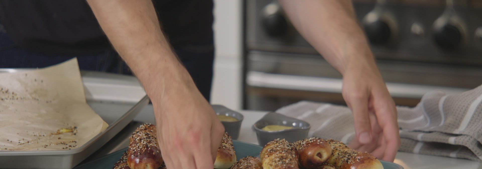 Watch Jake Makes It Easy S01:E10 - Challah Pigs in a Blanket & Challah ...