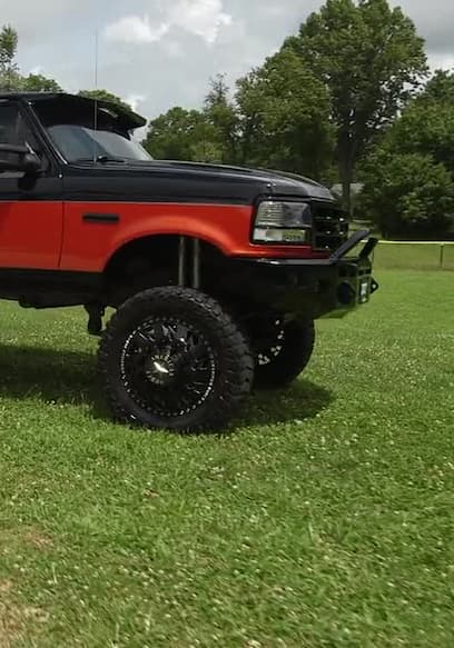 Watch Diesel Brothers S04:E05 - Diesel Defender - Free TV Shows | Tubi