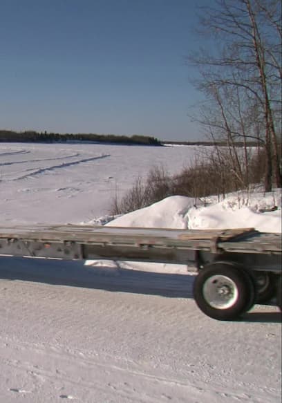 Watch Ice Road Truckers S07:E11 - The Wrecking Crew - Free TV Shows | Tubi