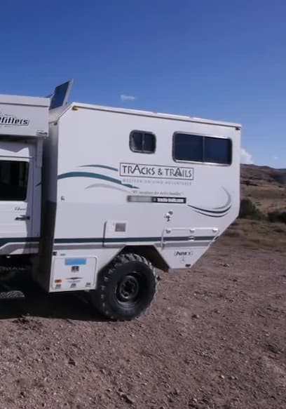 Watch Extreme RVs S03:E03 - Powerhouse Goes Green - Free TV Shows | Tubi