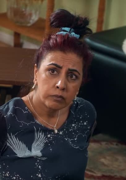 Watch Zarqa S02:E03 - Problematic Pinky - Free TV Shows | Tubi