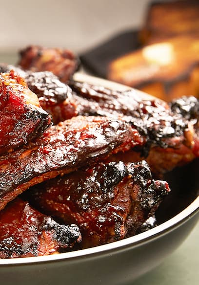 Watch Steven Raichlen's Project Fire S04:E12 - Game Day Grill - Free TV ...