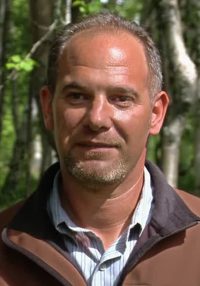 Watch Buying Alaska S01:E09 - Moose Mount Cabins - Free TV Shows | Tubi