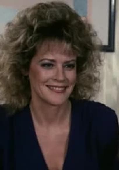 Watch Hunter S03:E15 - Double Exposure - Free TV Shows | Tubi