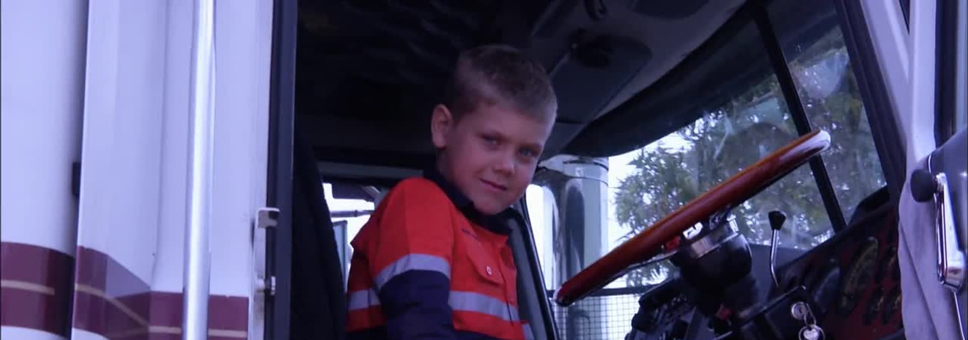 Watch Outback Truckers S03:E09 - Freight Fiasco and Mileage Madness - Free TV Shows | Tubi