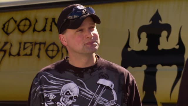 Watch Counting Cars S04:E22 - Down by the Riviera - Free TV Shows | Tubi