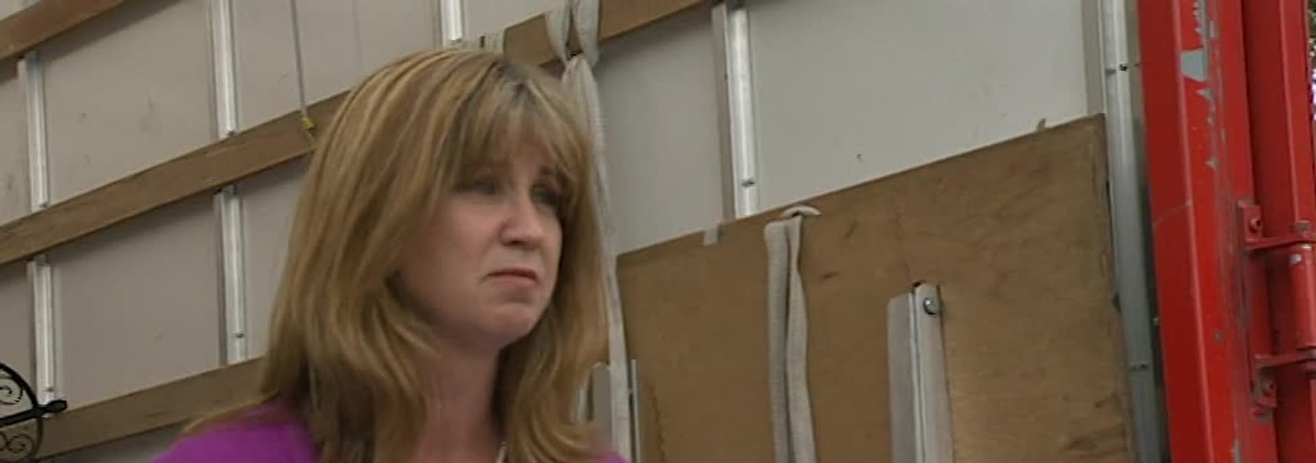 Watch 60 Minute Makeover S02:E01 - East Grinstead - Free TV Shows | Tubi