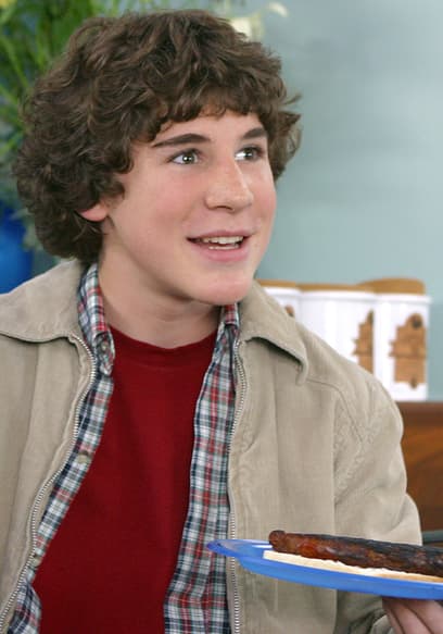 Watch Fergus McPhail S01:E10 - Mother of Invention - Free TV Shows | Tubi