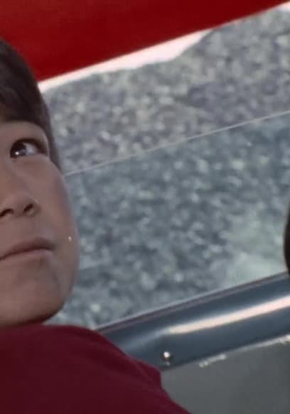 Watch Ultraman Leo S01:E05 - Don't Cry! You're a Man - Free TV Shows | Tubi