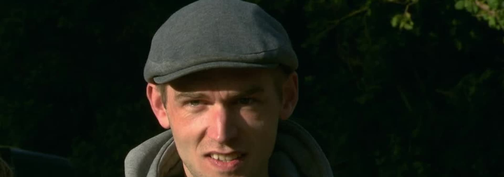 Watch Four in a Bed S09:E11 - The Bell House Hotel - Free TV Shows | Tubi