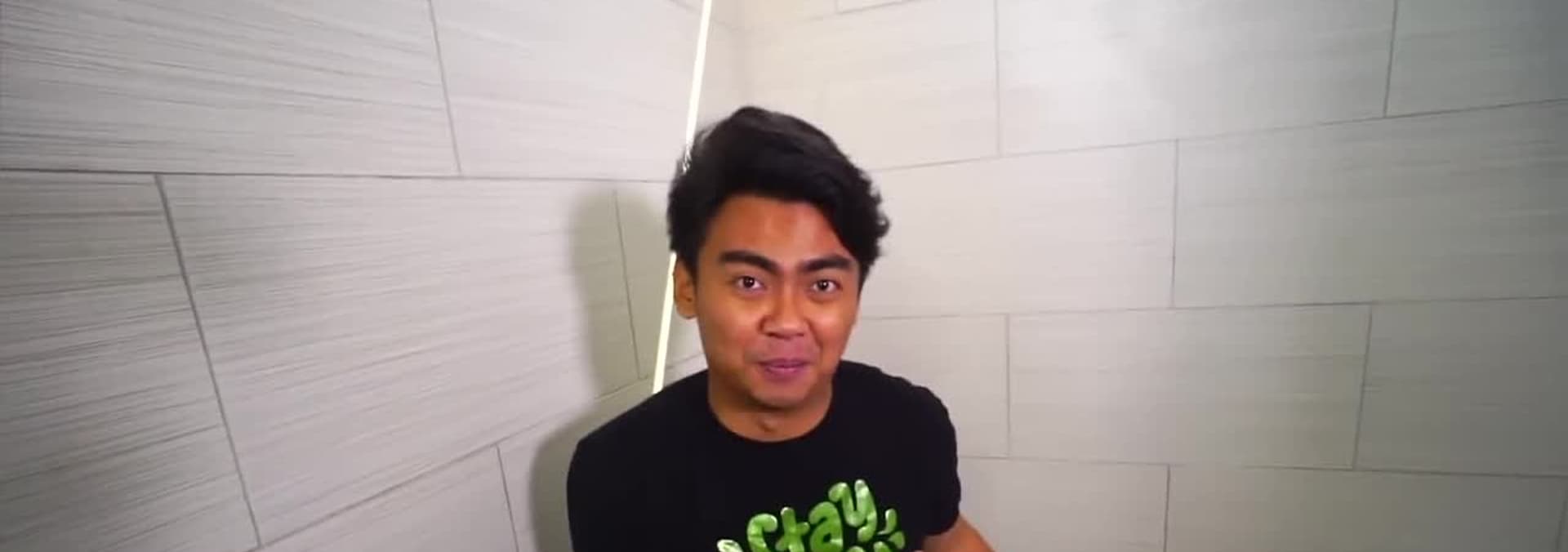 Watch Guava Juice S06:E09 - Tiny Hands and Honey Fondue Challenges ...