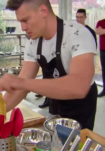 Watch MasterChef Australia S12:E17 - Episode 17 - Free TV Shows | Tubi
