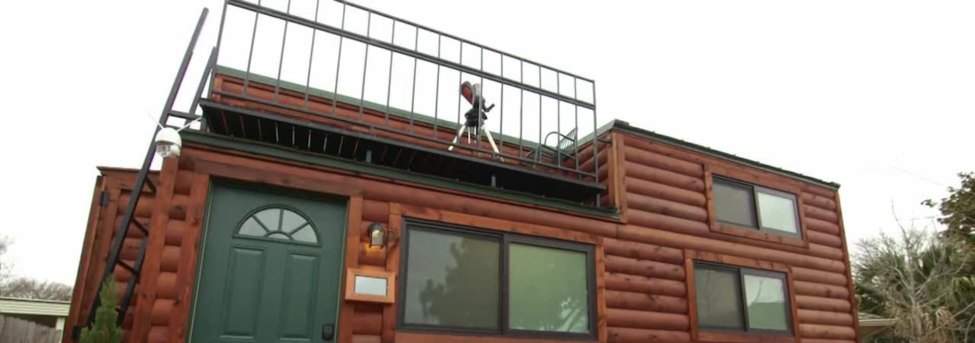 Watch Tiny House, Big Living S08:E10 - Techie's Tiny Home - Free TV ...