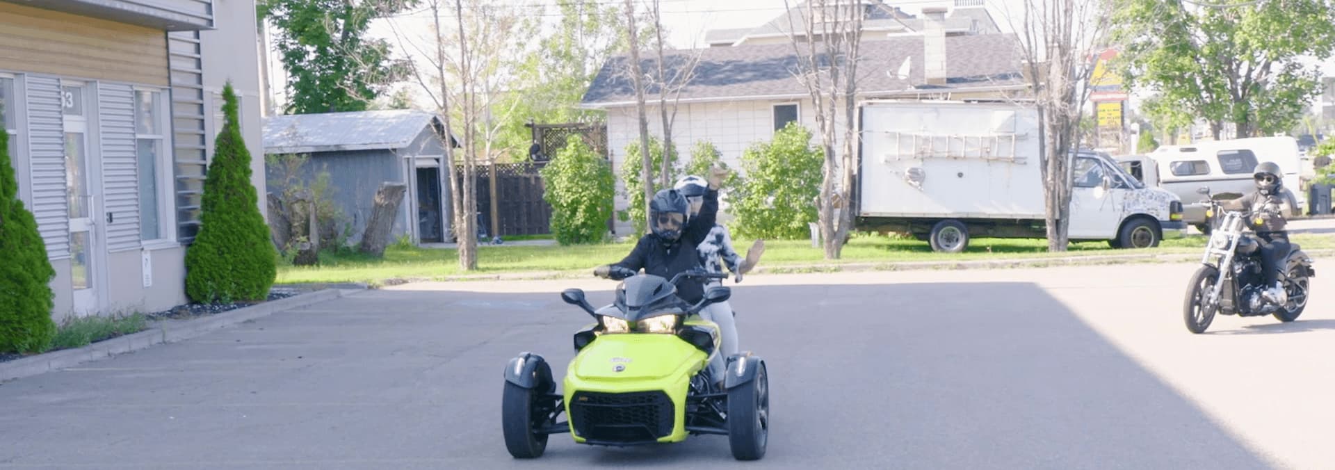 Watch Chicks and Machines S01:E01 - Episode 1 - Free TV Shows | Tubi