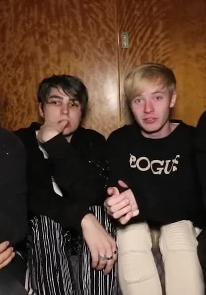 Watch Sam and Colby S05:E02 - Overnight Stay on the Queen Mary Ship ...