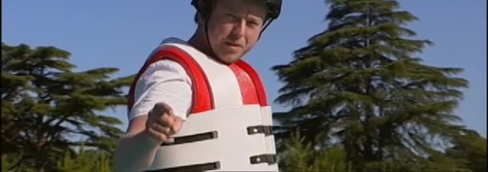 Watch Total Wipeout UK S04:E11 - Celebrity Special 1 - Free TV Shows | Tubi