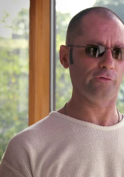 Watch Crime Secrets S02:E02 - Secrets of the Scammers - Free TV Shows ...