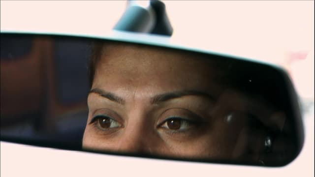 Watch Manhunters: Fugitive Task Force S01:E02 - Roxanne's First ...