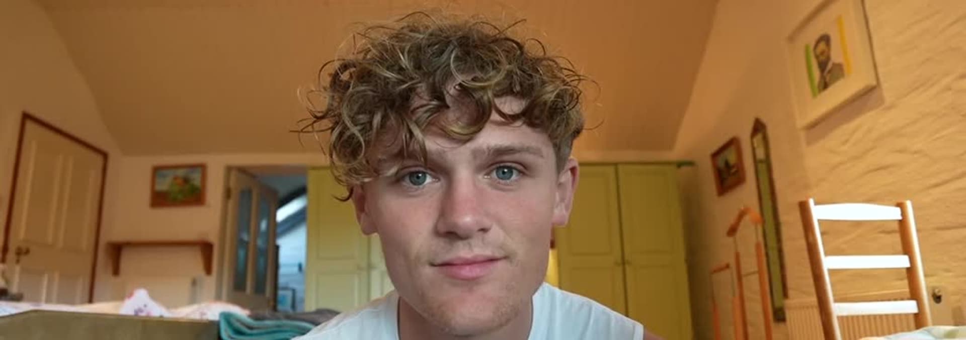 Watch Ryan Trahan S04:E15 - I Survived on 1 Euro cent for 1 Week: Day 6 ...