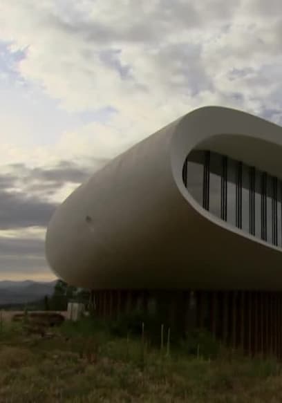 Watch Extreme Homes S04:E07 - UFO, Flower, Ship Shape - Free TV Shows ...