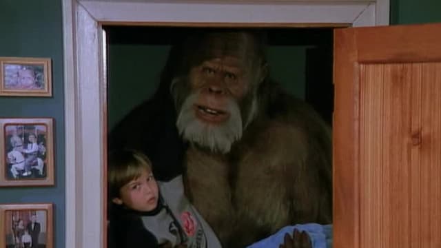 Watch Harry and the Hendersons S01:E08 - Harry, the Hero - Free TV ...