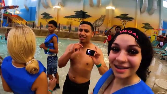 Watch FunnyMike S05:E07 - Waterpark Day - Free TV Shows | Tubi