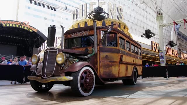 Watch Vegas Rat Rods S04:E12 - Bussin' Out - Free TV Shows | Tubi