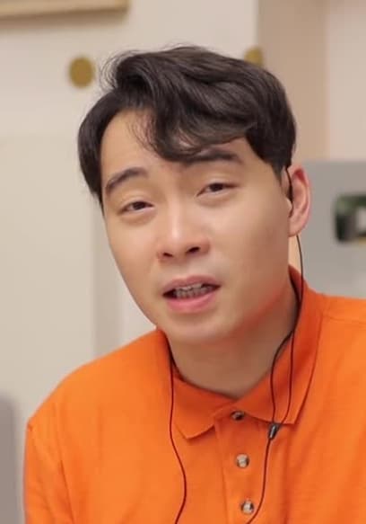 Watch The Uncle Roger Show S01:E19 - Thirsty - Free TV Shows | Tubi