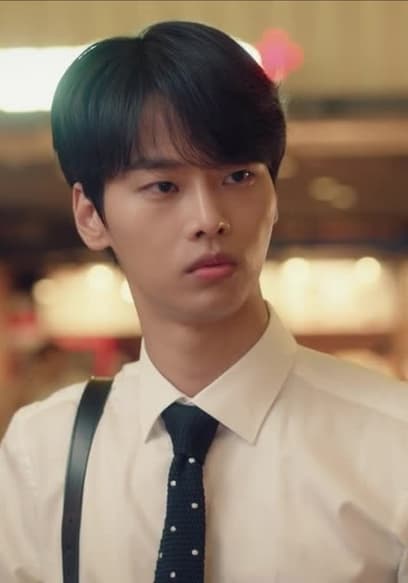 Watch Familiar Wife S01:E11 - Episode 11 - Free TV Shows | Tubi