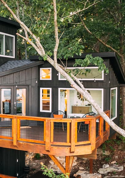 Watch Tiny BNB S04:E04 - Small Sustainable Stays & Tiny Georgia ...
