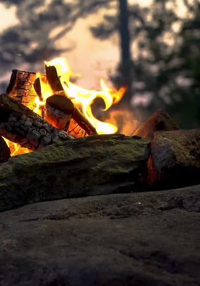 Watch Fireplace Lounge S03:E04 - Ambient Lakeside Fireplace - Free TV ...