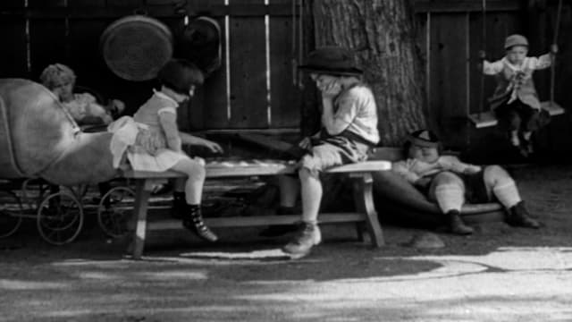 Watch The Little Rascals S01:E31 - A Lad An' a Lamp - Free TV Shows | Tubi