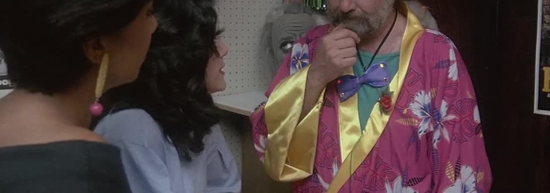 Watch Miami Vice S03:E23 - Everybody's in Show Biz - Free TV Shows | Tubi