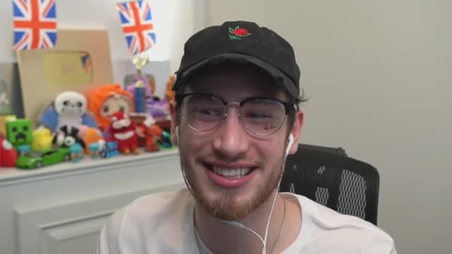 Watch Socksfor1 S01:E06 - Popping Balloons and Becoming the Bloon in ...