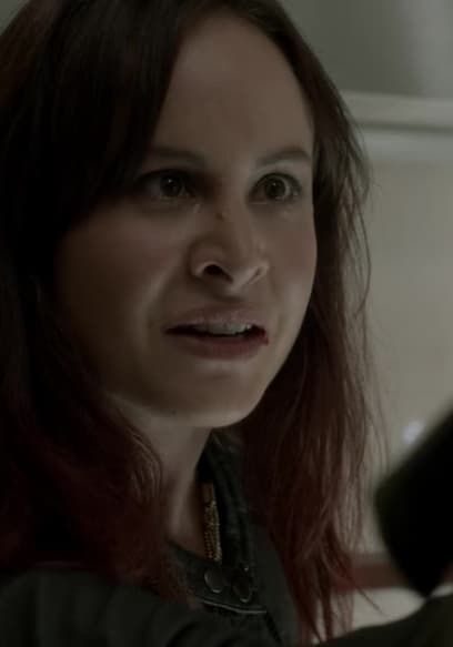 Watch Bitten S02:E10 - Fine Temporum - Free TV Shows | Tubi