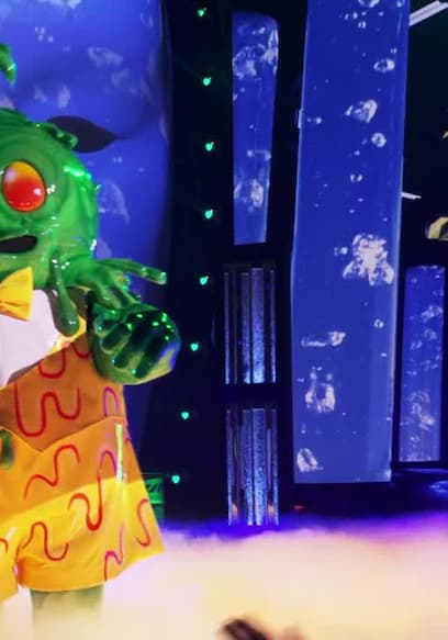 Watch The Masked Singer S12:E10 - Quarter Finals: Merging of the Masks ...