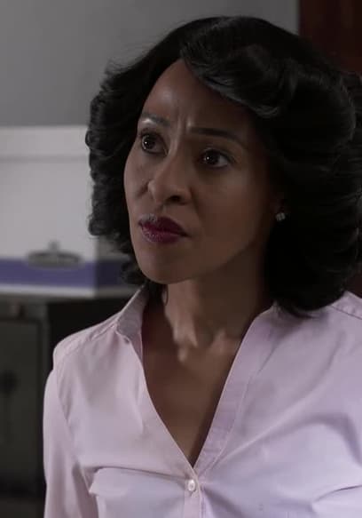 Watch The Queen S02:E115 - Dream and Lies - Free TV Shows | Tubi