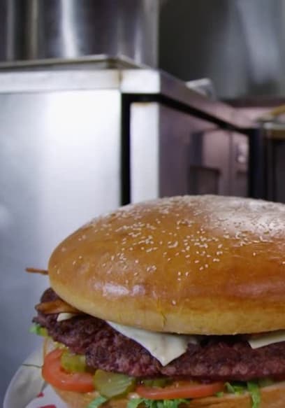 Watch Food Paradise S11:E11 - Titanic Treats - Free TV Shows | Tubi