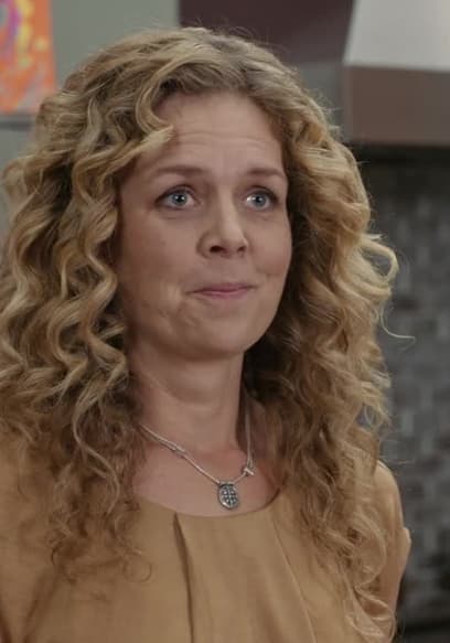 Watch Workin' Moms S03:E04 - Training Day - Free TV Shows | Tubi