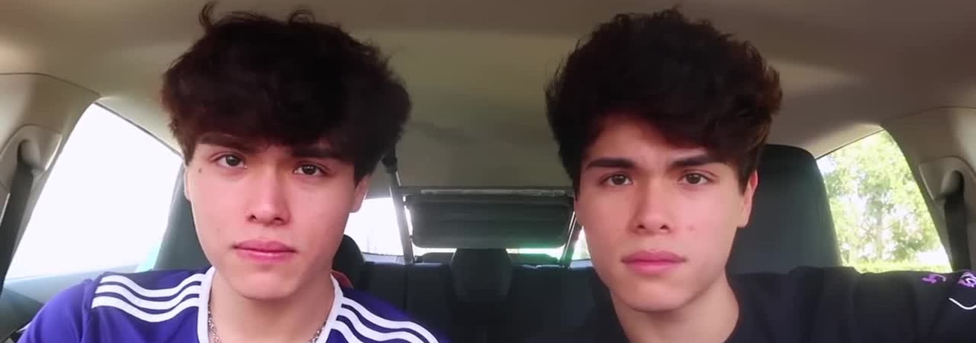 Watch Stokes Twins S07:E08 - Hot vs. Cold Pool Challenge / Period Pain ...