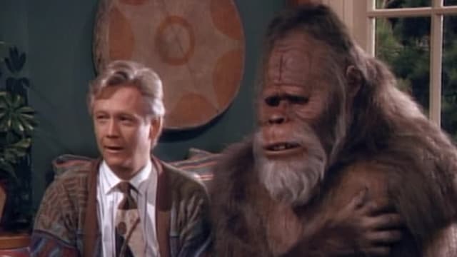 Watch Harry and the Hendersons S01:E08 - Harry, the Hero - Free TV ...