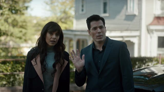 Watch SurrealEstate S01:E01 - Pilot - Free TV Shows | Tubi