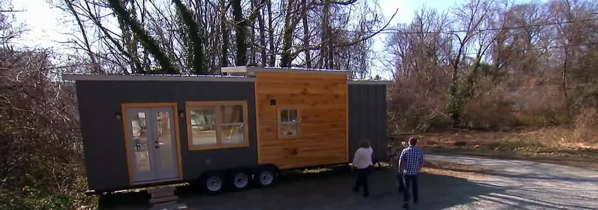 Watch Tiny House Hunters S04:E30 - Going Tiny for Less Upkeep - Free TV ...