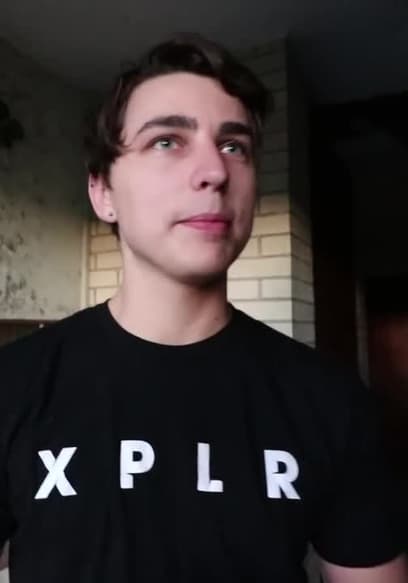 Watch Sam and Colby S10:E10 - Exploring an Abandoned Neighborhood ...