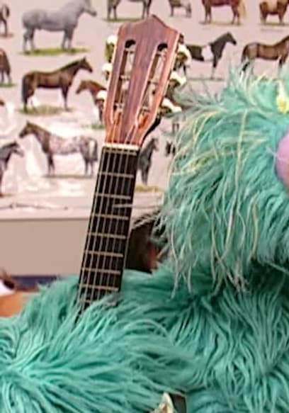 Watch Sesame Street S34:E02 - Elmo Falls in Love With Gina - Free TV ...