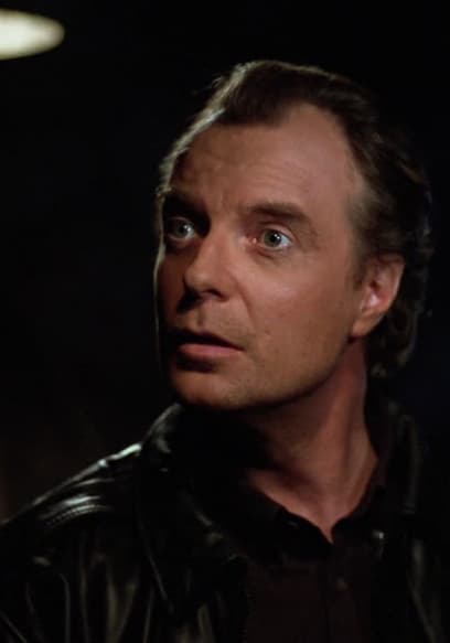Watch MacGyver S04:E17 - Easy Target - Free TV Shows | Tubi