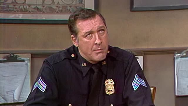 Watch All in the Family S04:E13 - The Taxi Caper - Free TV Shows | Tubi