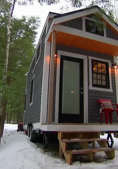 Watch Tiny House Hunters S04:E31 - A Picture Perfect Tiny Home - Free ...